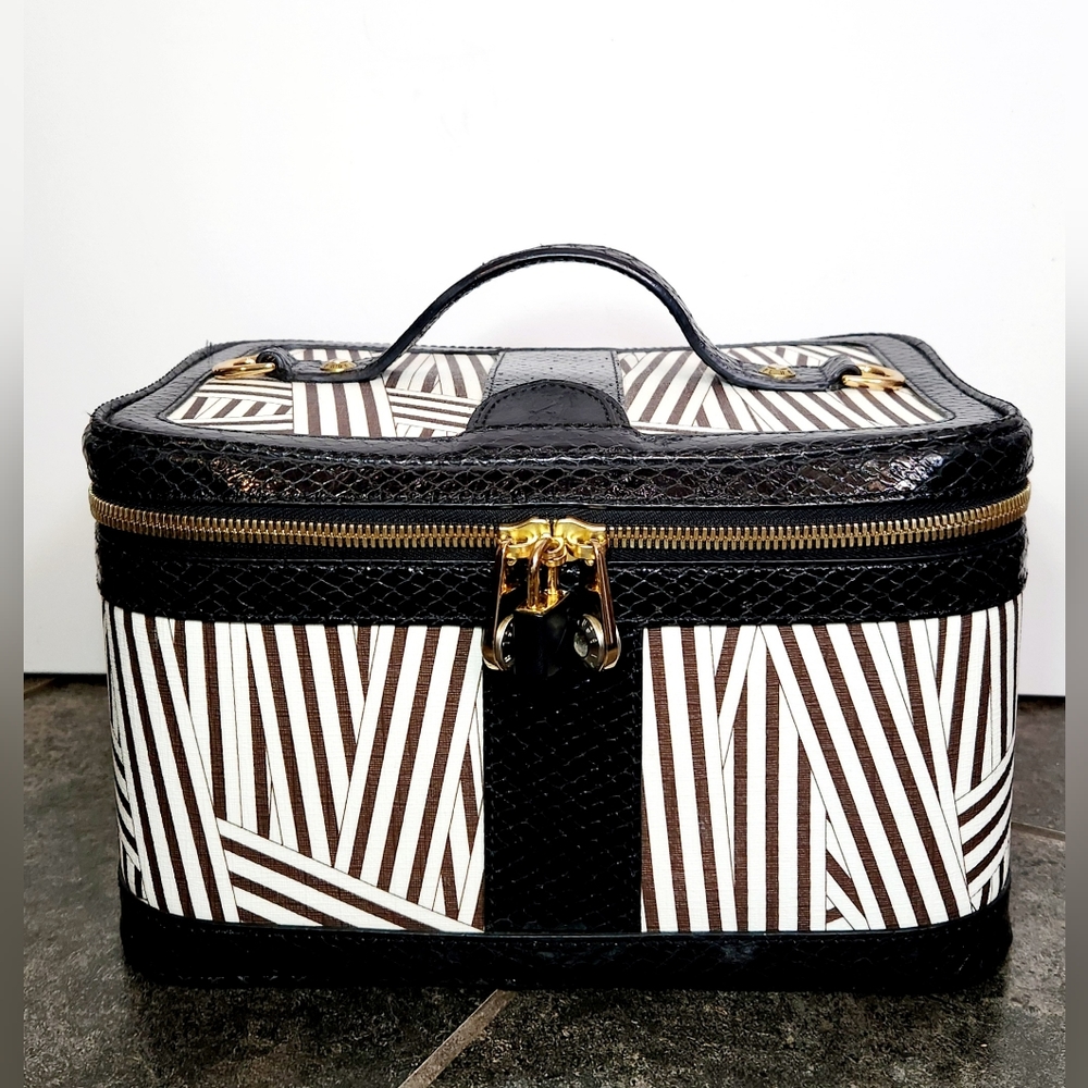 Henri Bendel Disturbed Train Case With Lock And Key - Gem